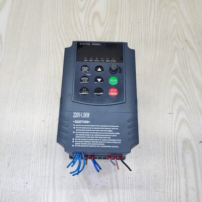 议价菱士达LSD-C7200变频器 15kw 220v可维修
