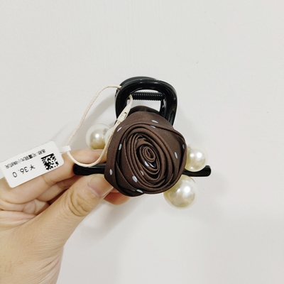 （满15包邮发货）永诗蓝咖撞色可露丽精致手工玫瑰花珠珠四指抓夹