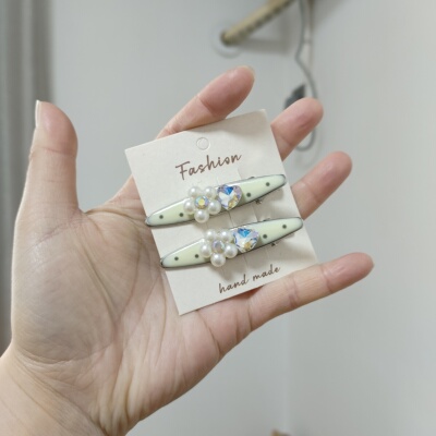 （满15包邮发货）滴油波点小花鸭夹一对