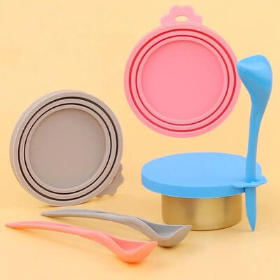 New 2PCS Reusable Pet Food Can Cover Silicone Dogs Cats Stor