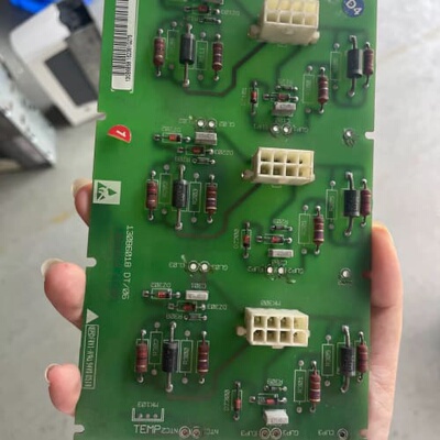 丹佛斯变频器130B6018 130B6858 FC302--议价商品