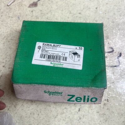 耐德继电器RXM4LB2P7一盒，十只，仓库备件全新未使用--议价商品