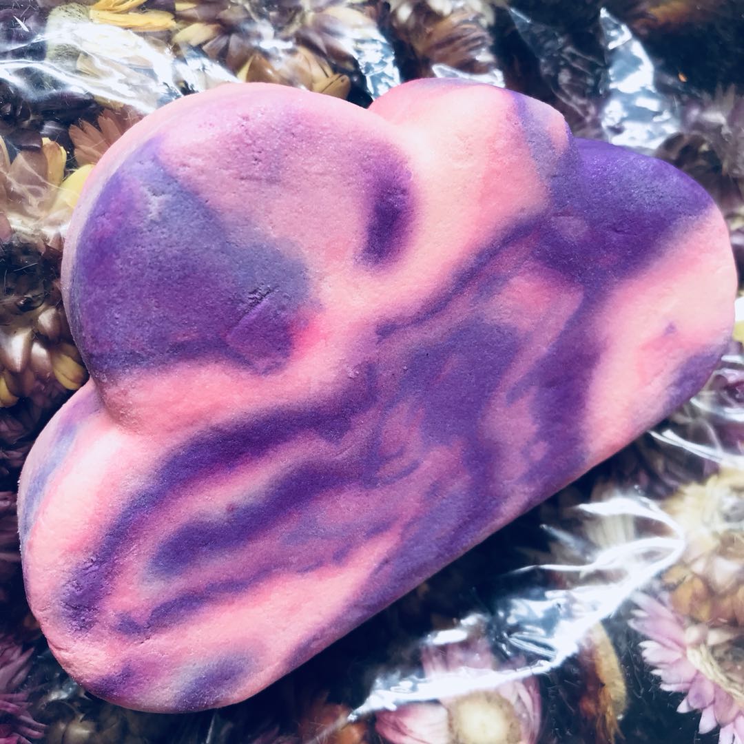 英国LUSH 睡公主泡泡浴芭200G 清洁精油泡澡球舒缓滋润有泡泡