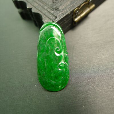 冰种辣绿天然A货翡翠如意花片