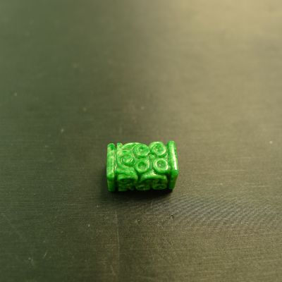 翡翠路路通方形转运珠雕花桶珠