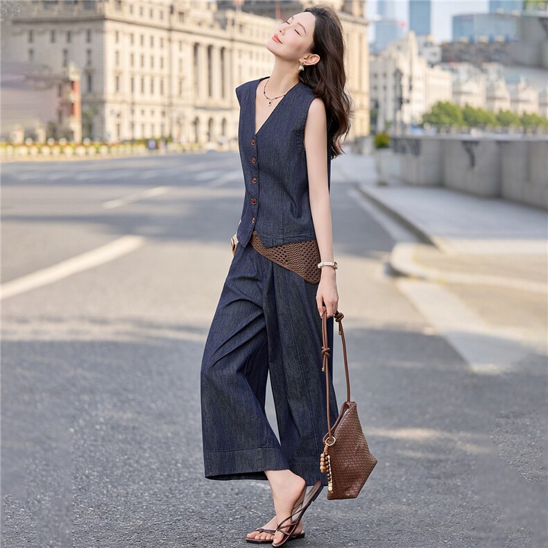 2026夏季女两件套宽松V领纽扣背心阔腿裤老钱风牛仔套装精致潮流