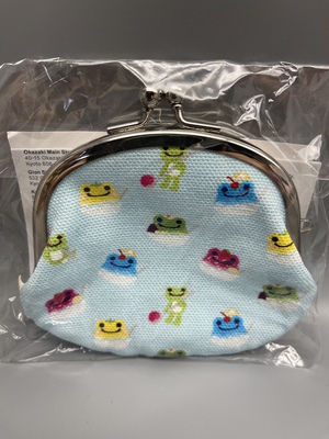 日本Ayanokoji与Pickles the frog联名浅蓝色底青蛙图案小口金包