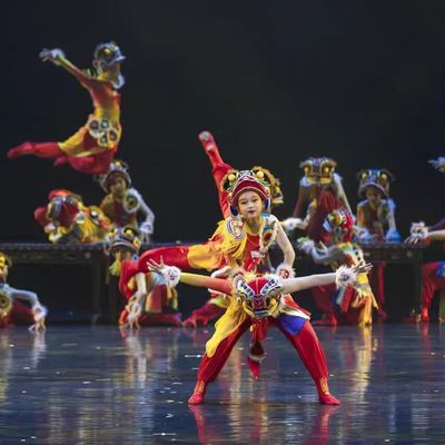 小小苗狮戏高台演出服表演服装，