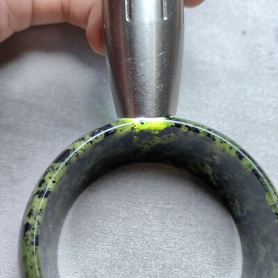 精品一图一物西藏药王石纯天然手镯61宽31mm西瓜皮色强磁轮胎2228