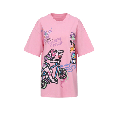 UR&DC2025夏季新款潮流休闲趣味涂鸦印花粉色运动风圆领短袖T恤女