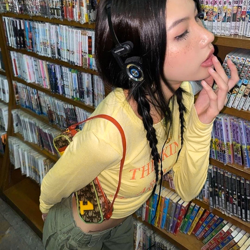 shemoda欧美风辣妹字母印花长袖T恤女2026年新款圆领显瘦高腰上衣