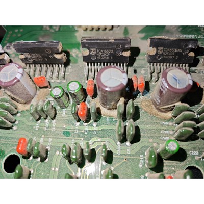 TDA1552Q 3个 TDA8563AQ 2个 电容若干