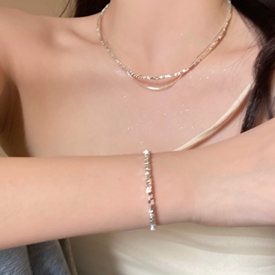 然后我们跳舞了爆闪碎银百搭项链