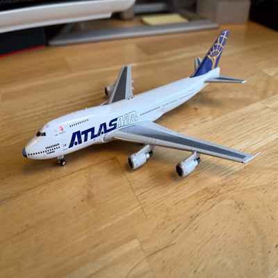 罕见！港龙湿租Atlas波音747-200货机Altas涂装，配上港龙航徽，