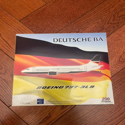 Aviation200 德国Deutsche BA航空B737-300 注册号D-ADBB AV绝版