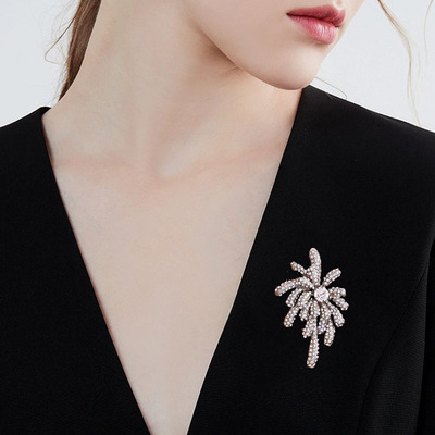 绽放美丽烟花胸针大衣外套配饰