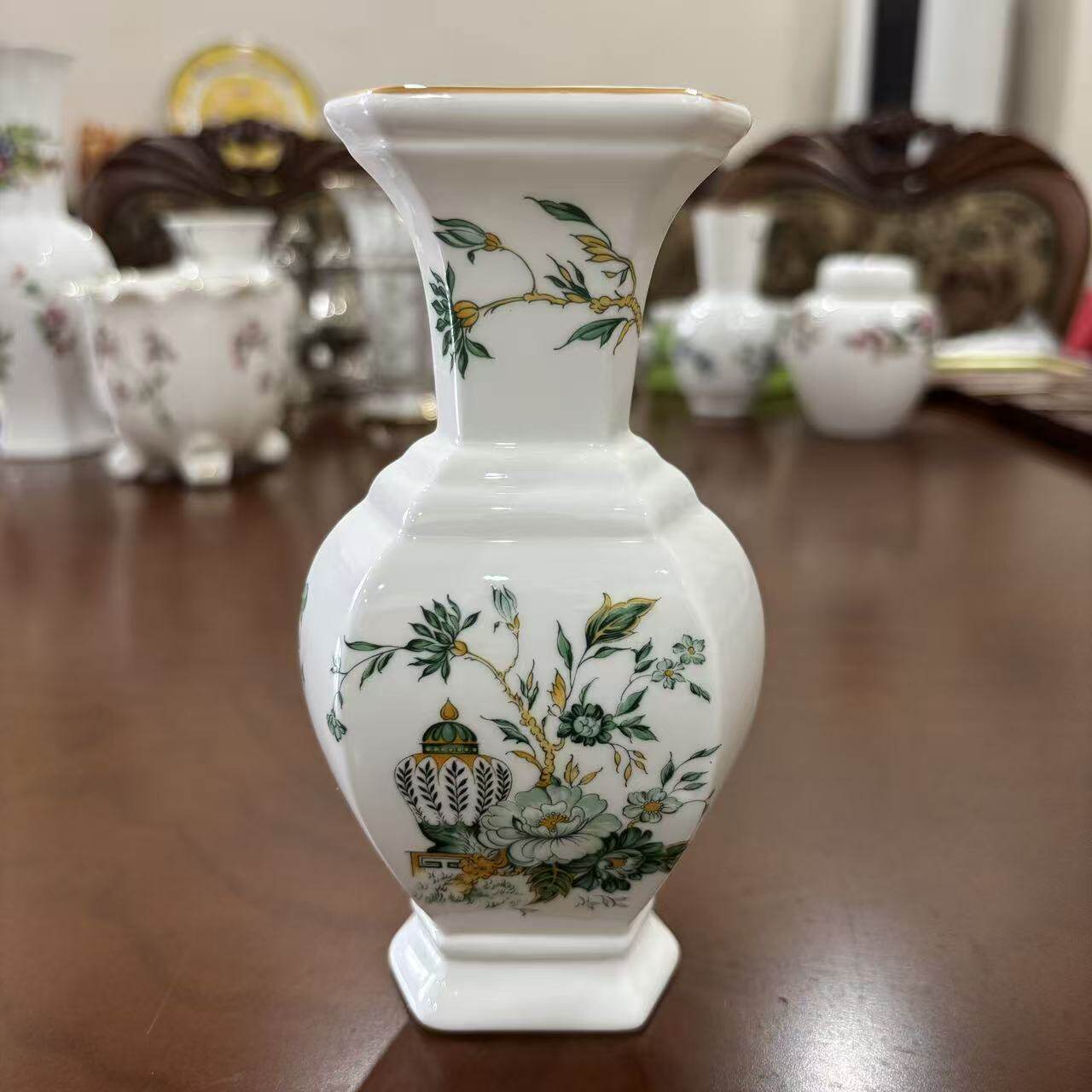 Crown Staffordshire 皇冠斯塔福德郡 Kowloon 英国骨瓷花瓶摆件
