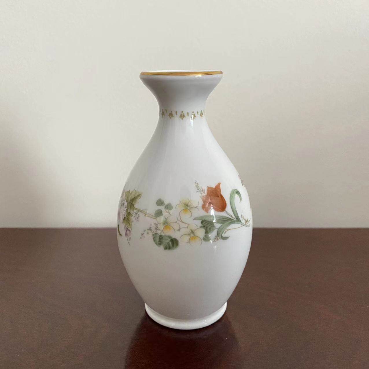 Wedgwood 韦奇伍德英国骨瓷小花瓶 Mirabelle 描金摆件收藏观音瓶