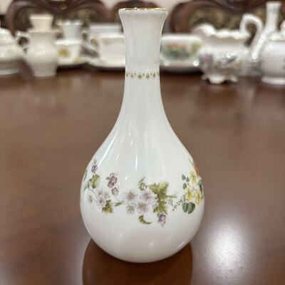 Wedgwood 韦奇伍德 Mirabelle 英国骨瓷描金装饰小花瓶 摆件瓷瓶