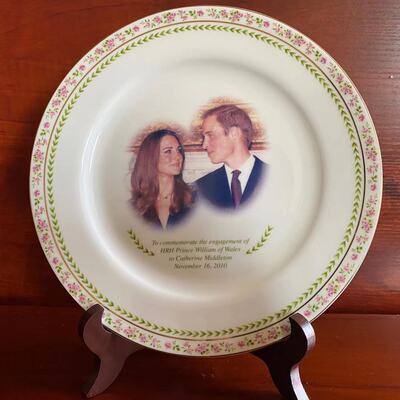 Royal Doulton 皇家道尔顿 英国威廉王子2010年订婚纪念碟 收藏盘