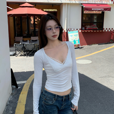 E7Q8白色低胸甜辣V领长袖