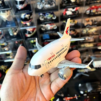 卡通飞机Q版合金客机飞机蛋机东方航空波音737MAX模型摆件
