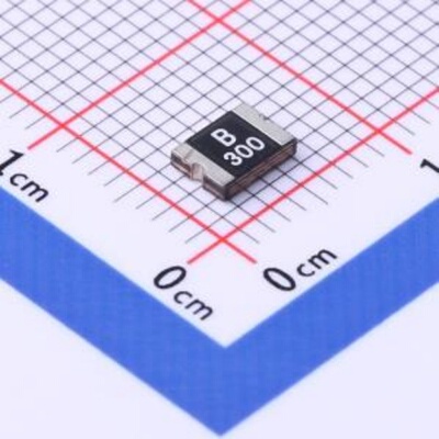 SMD1812-300C-16V 自恢复保险丝  16V 3A 1812自恢复  封装：1812