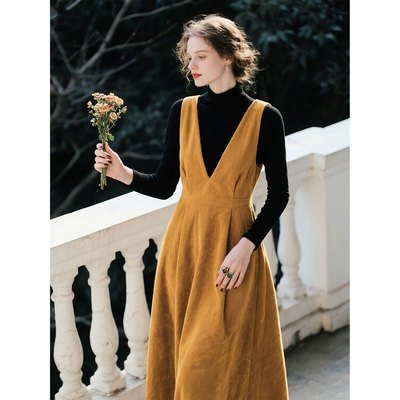 姜黄色纯棉V领灯芯绒无袖连衣裙