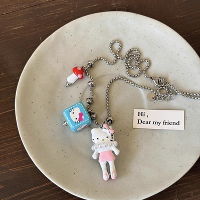 可爱卡通方块小猫吊坠钛钢项链女小众创意设计童趣锁骨链颈链配饰