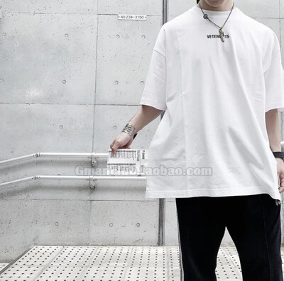 FotiGmanClub VTM字母印花反标外露简约宽松OS休闲男女短袖TEE恤