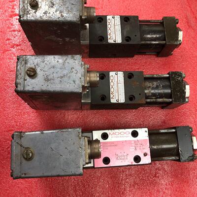 议价D633-273A D-71034 MOOG穆格伺服阀 工控液压控制阀维修
