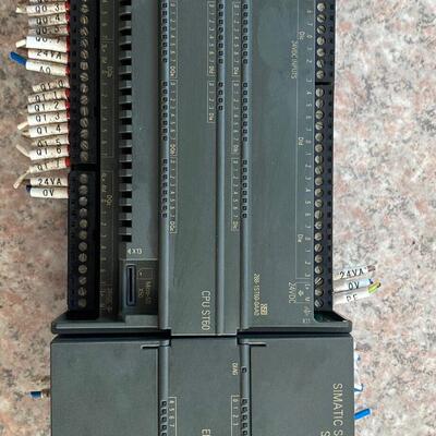 议价S7-200 SMART CPU ST60 EM AE08 EM AQ02 PLC工控模块维修