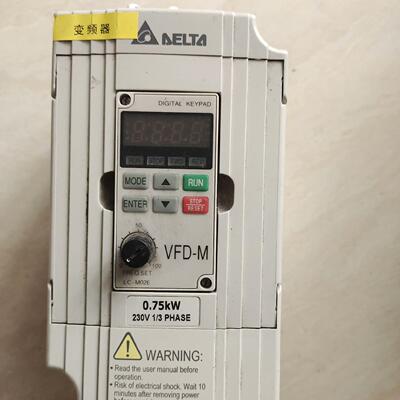 台达0.75KW变频器 VFD007M21A实物实拍 功