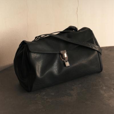 TAM TUAS【新月集】意大利进口全植鞣牛皮革盾牌锁扣罗马式风琴包