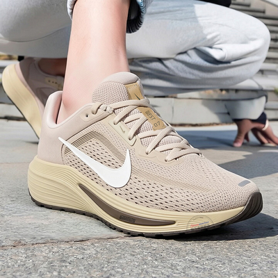 NIKE耐克男QUEST7透气跑步鞋