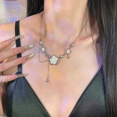 夏季超仙白色花朵流苏项链高级感