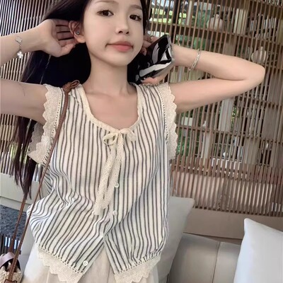 法式复古条纹蕾丝拼接无袖衬衫