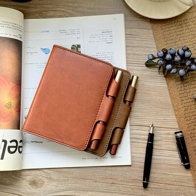 MOZE 头层牛皮便携式复古笔记本随身定页记事本侧边笔插位办公室