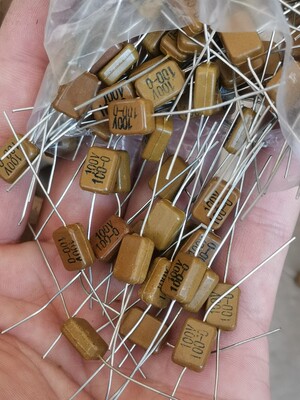 云母电容 100V100PF 云母电容，早期银云母电容，100V100PF