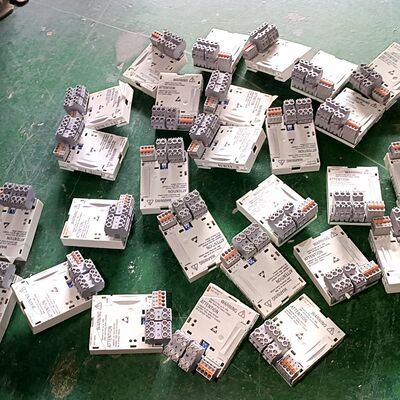 Lenze8200伦茨IO模块 E82ZAFPC010 实物