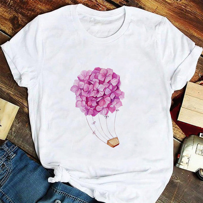 Women's short sleeved T-shirt with fashionable printing top