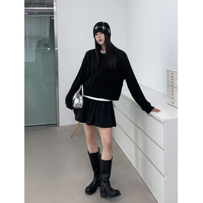 SIXI四喜家秋季 弗里假日 设计感后背开衩针织衫女显瘦短款上衣