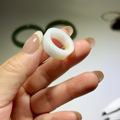 和田玉唐白戒指圈口17.2