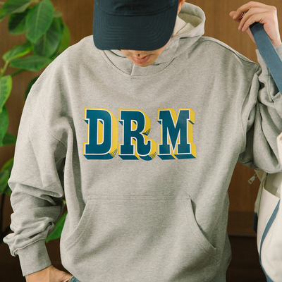 DAKYAM落肩短款印花连帽卫衣