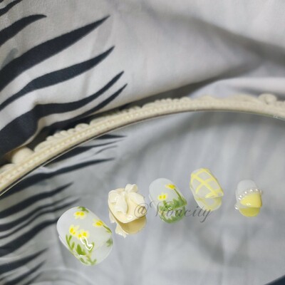 Vivacity 优雅郁金香春日美甲短款穿戴甲手工春季高级感油画网格