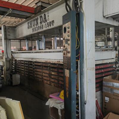 两台压板机13年的一台95000(念奴配件）