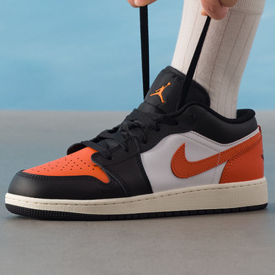 耐克女子潮流防滑耐磨系带板鞋