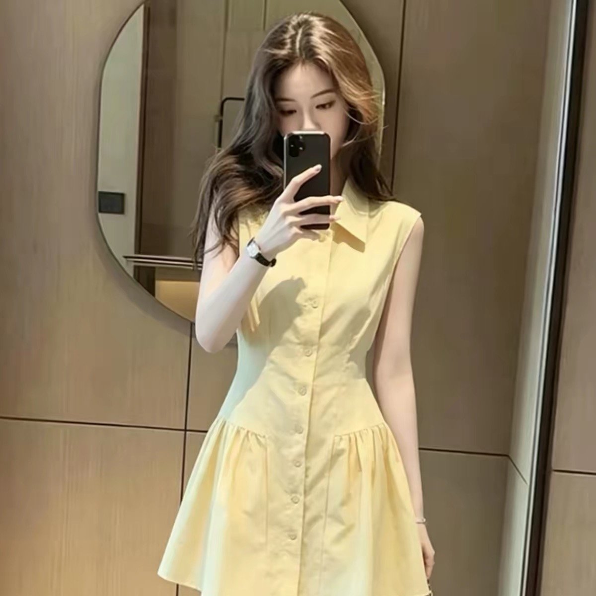 法式温柔黄色polo领收腰连衣裙女夏无袖设计感减龄小个子背心短裙