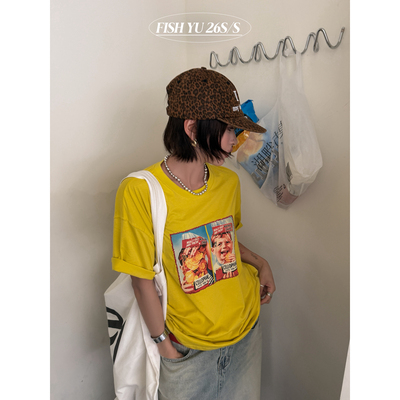 FISH YU -式复古小男孩白墨印花+刺绣工艺宽松圆领短袖T恤626178