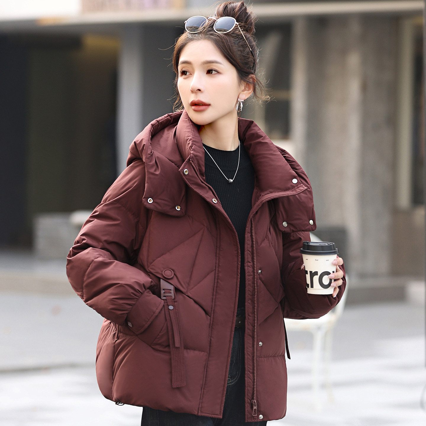 加厚羽绒服女冬季短款2026新款爆款中年妈妈巨好看的保暖鸭绒外套